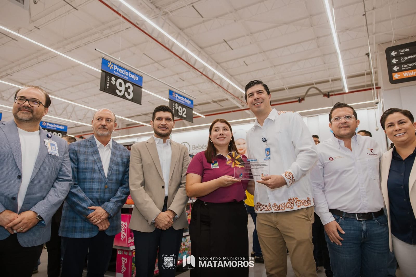 Inaugura Presidente Municipal nueva sucursal de Walmart en Matamoros